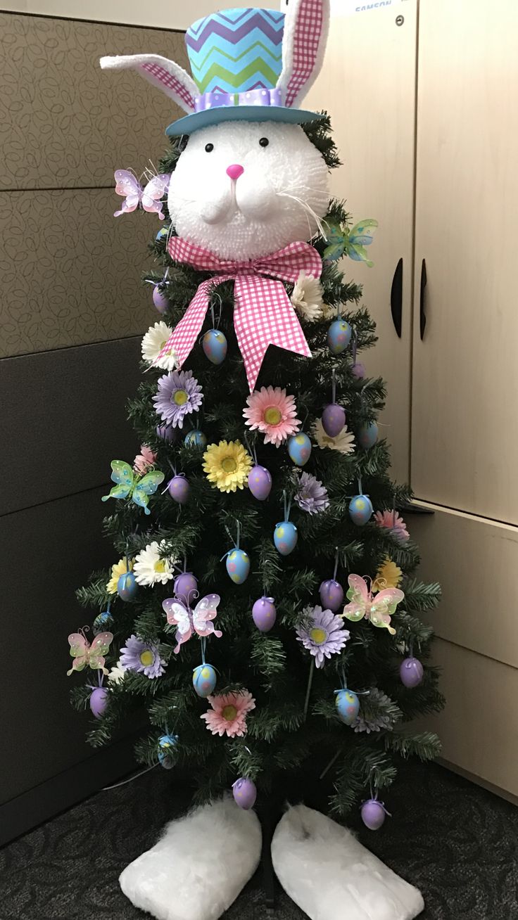 28 Gorgeous Easter Christmas Tree Ideas That Bring Holiday Magic to Spring