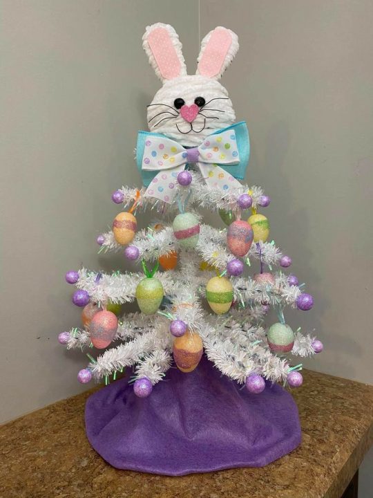 28 Gorgeous Easter Christmas Tree Ideas That Bring Holiday Magic to Spring