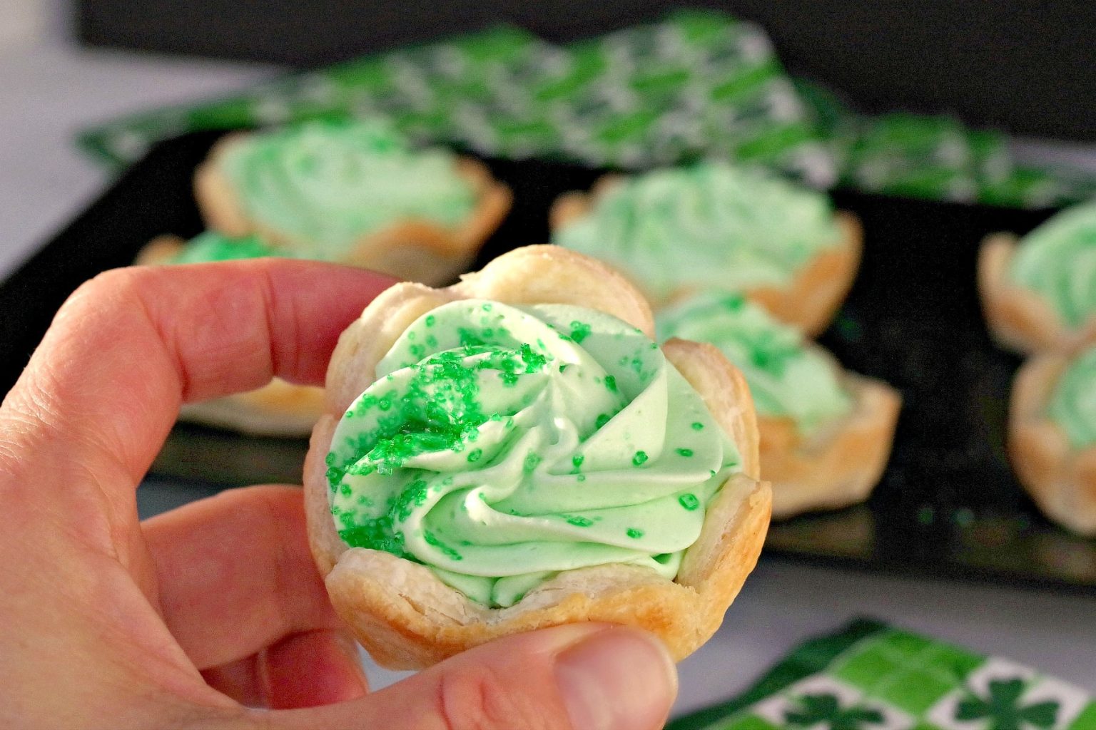 20 Green Dessert Collection For St Patrick's Day (easy green sweet things!)