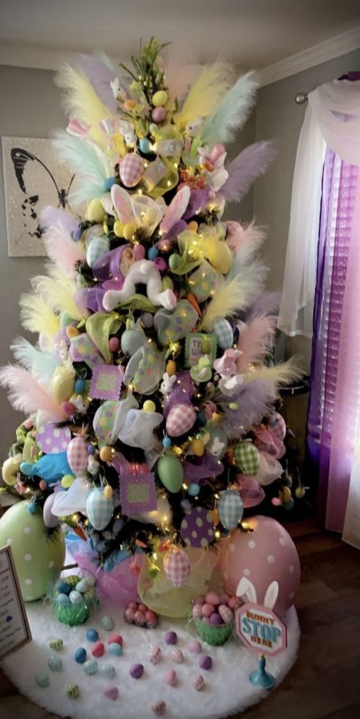 28 Gorgeous Easter Christmas Tree Ideas That Bring Holiday Magic to Spring
