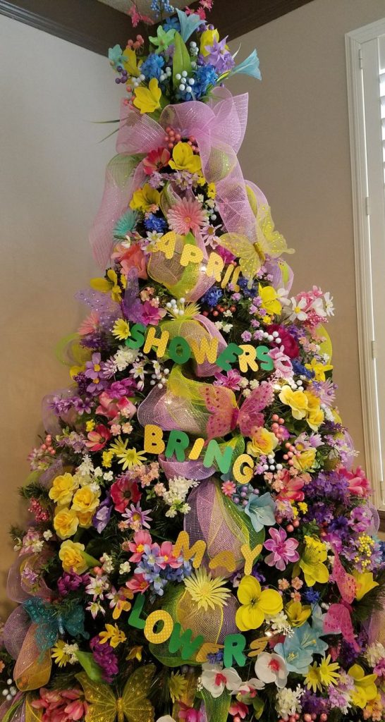 28 Gorgeous Easter Christmas Tree Ideas That Bring Holiday Magic to Spring